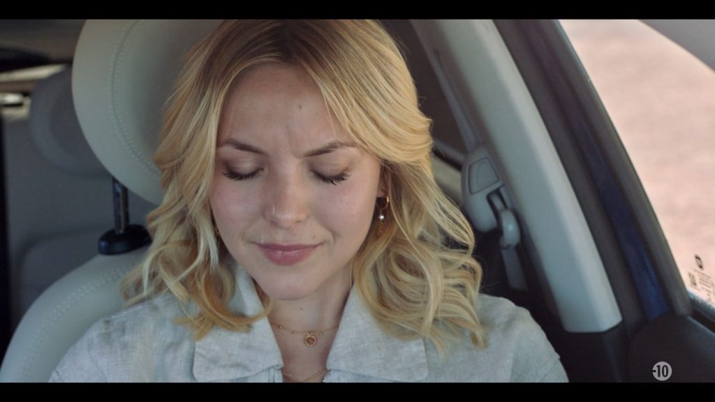 À qui appartient le corps découvert par Judith et Violette dans la ...